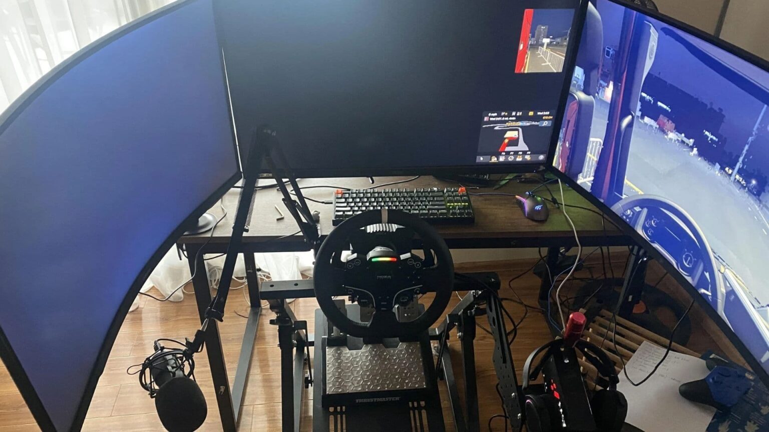 Euro Truck Simulator 2 Triple Monitor Setup - Lawod